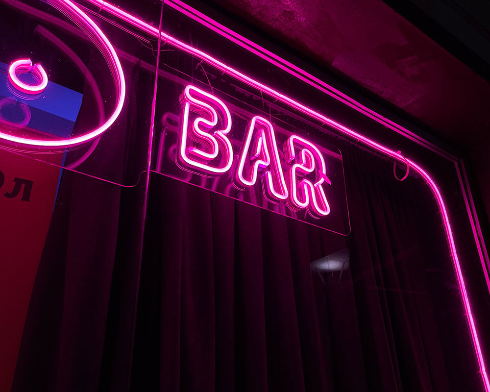 The Art of Neon Lights: A Glowing History – warmrainbow